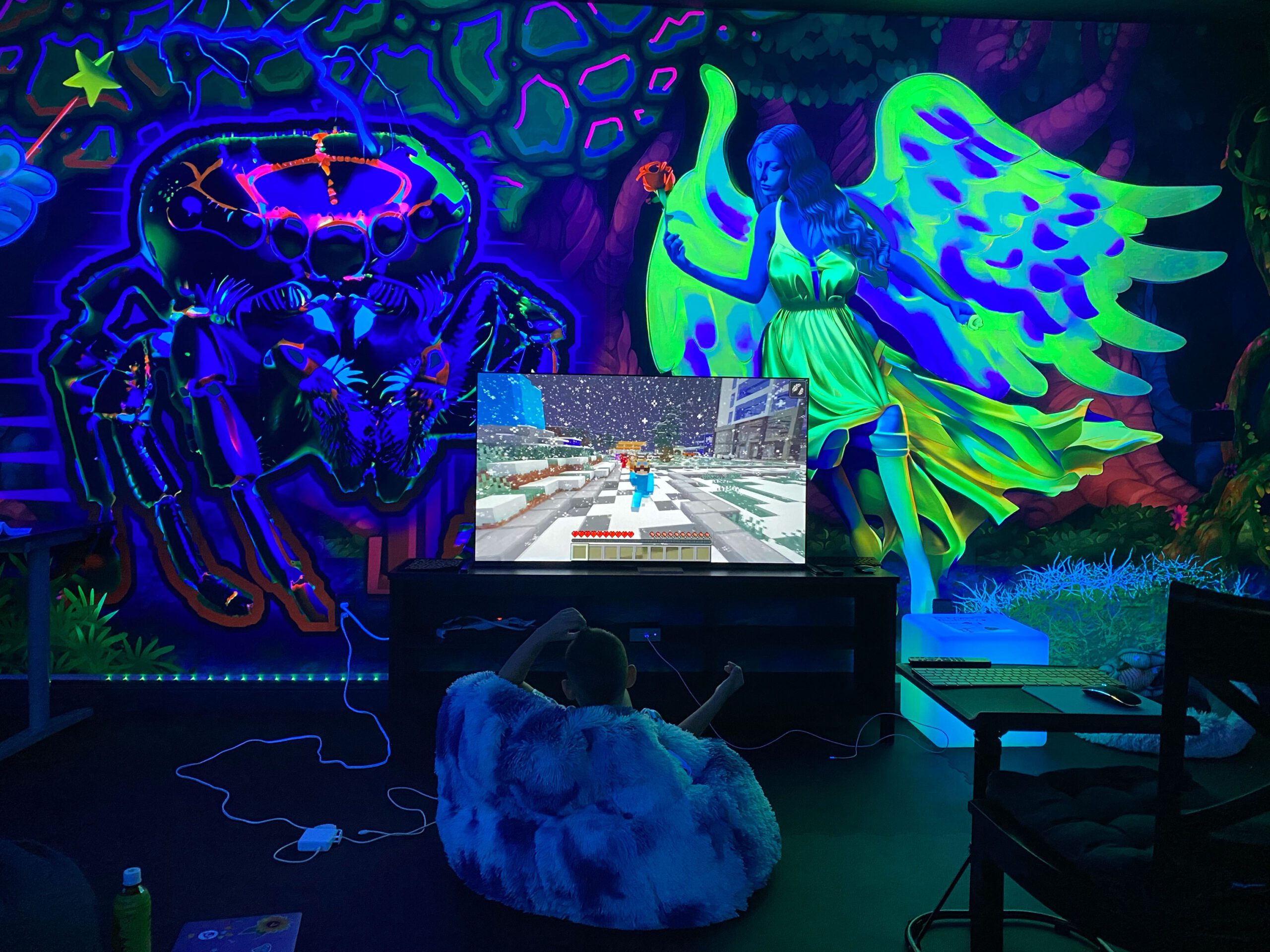 Gallery - Black Light Unity